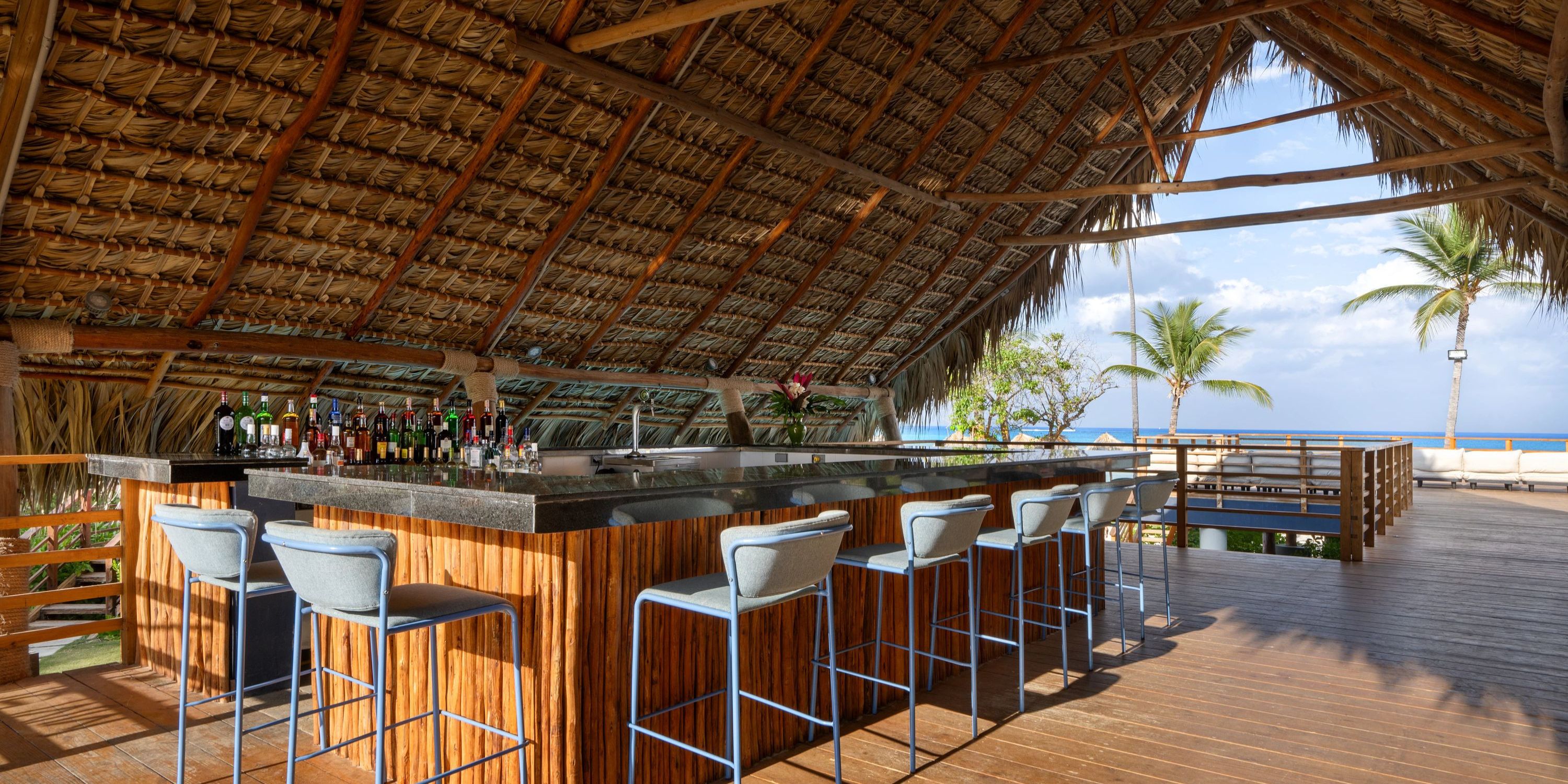 Cornice-and-Shawn-Dreams-Flora-VowRenewal | Destify Destination Wedding